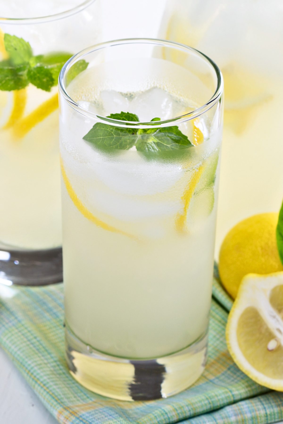 9 Best Alcoholic Tea Drinks (Iced Tea Cocktails) - A Spectacled Owl