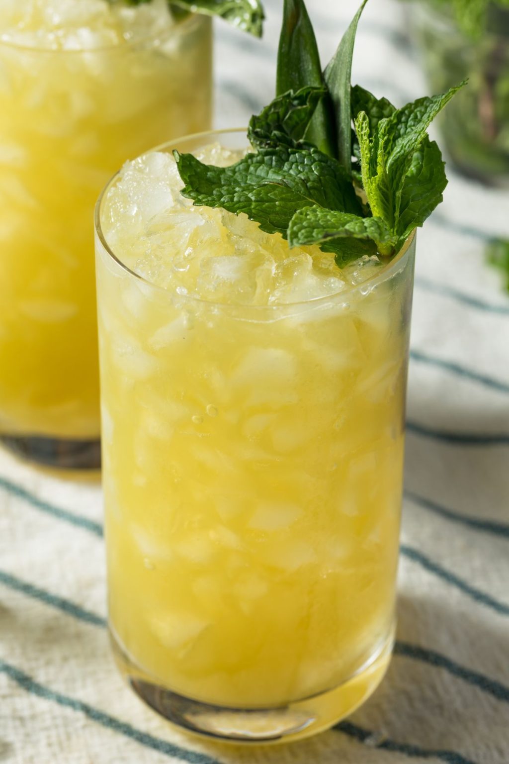 18 Popular Banana Liqueur Cocktails - A Spectacled Owl
