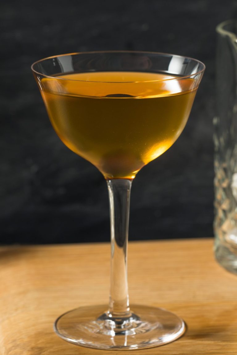 18 Popular Banana Liqueur Cocktails - A Spectacled Owl